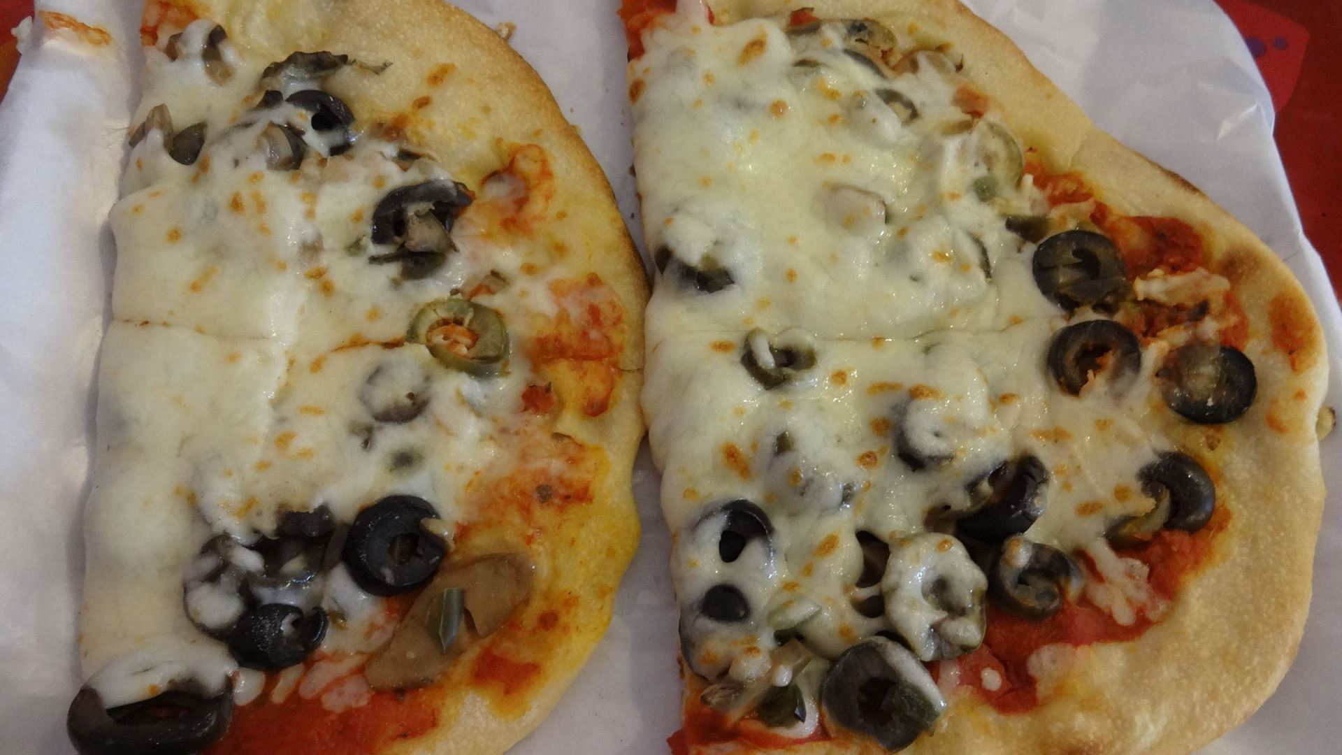 Pizza and Lahm B'ajin Al-Reef Al-Lebnani | Daleeeel.com