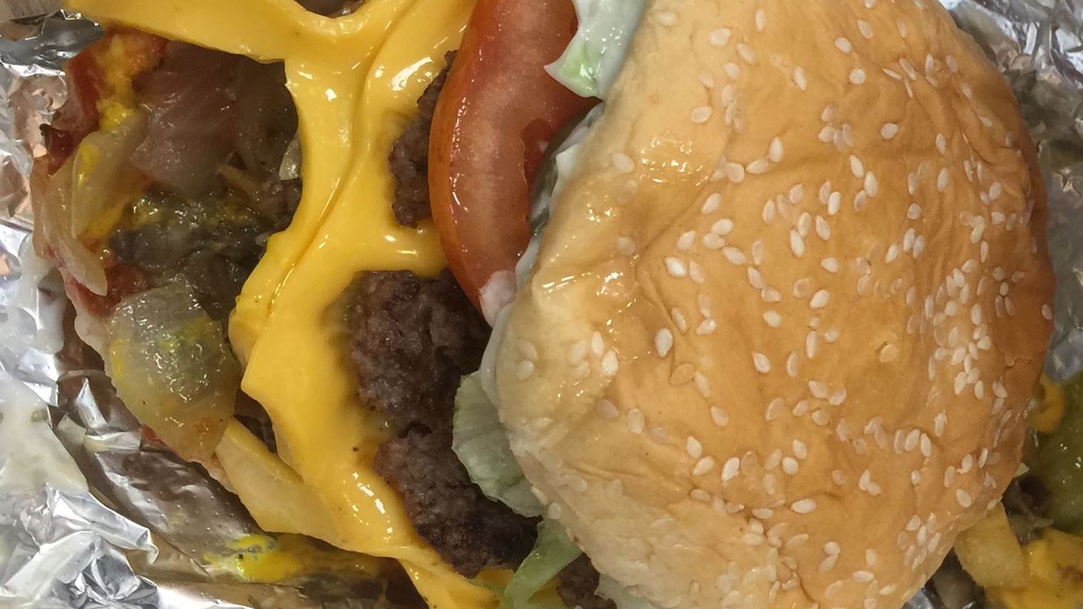 Five Guys Restaurant Amazing Burger | Daleeeel.com