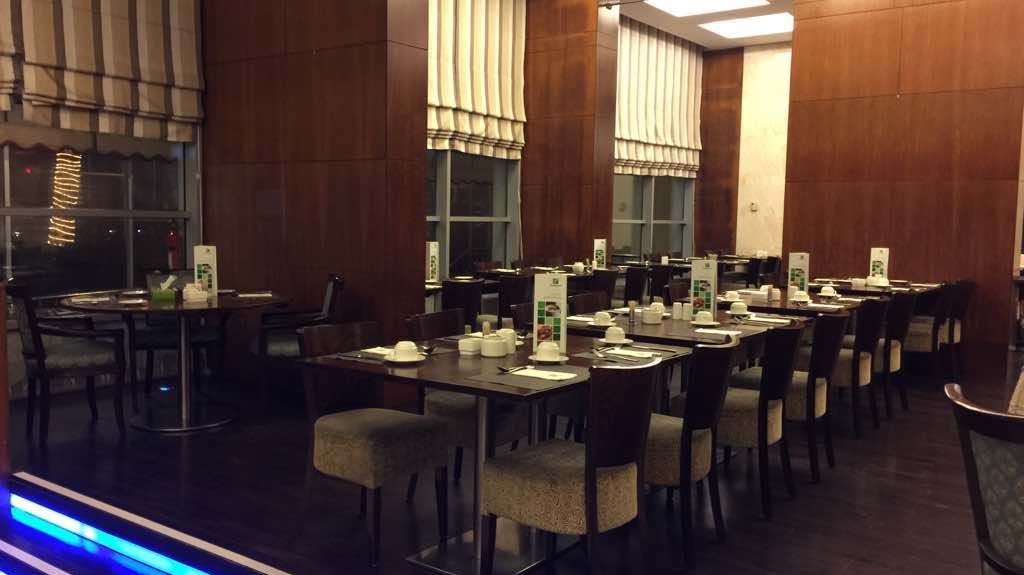 Al Diwan Restaurant Buffet in Holiday Inn Salmiya | Daleeeel.com