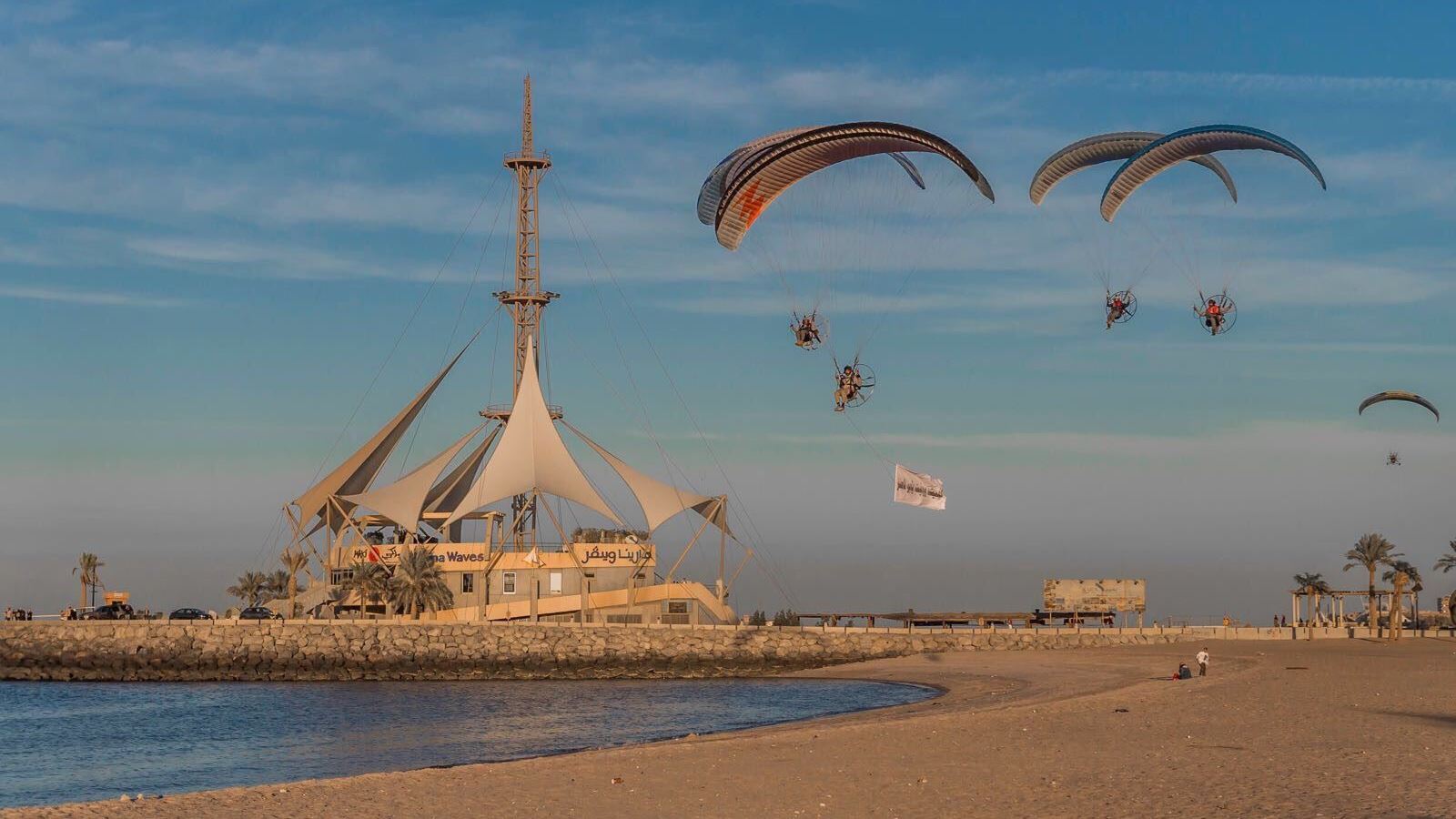 بالصور ... طائرات النادي العلمي زيَّنت سماء الكويت | Daleeeel.com