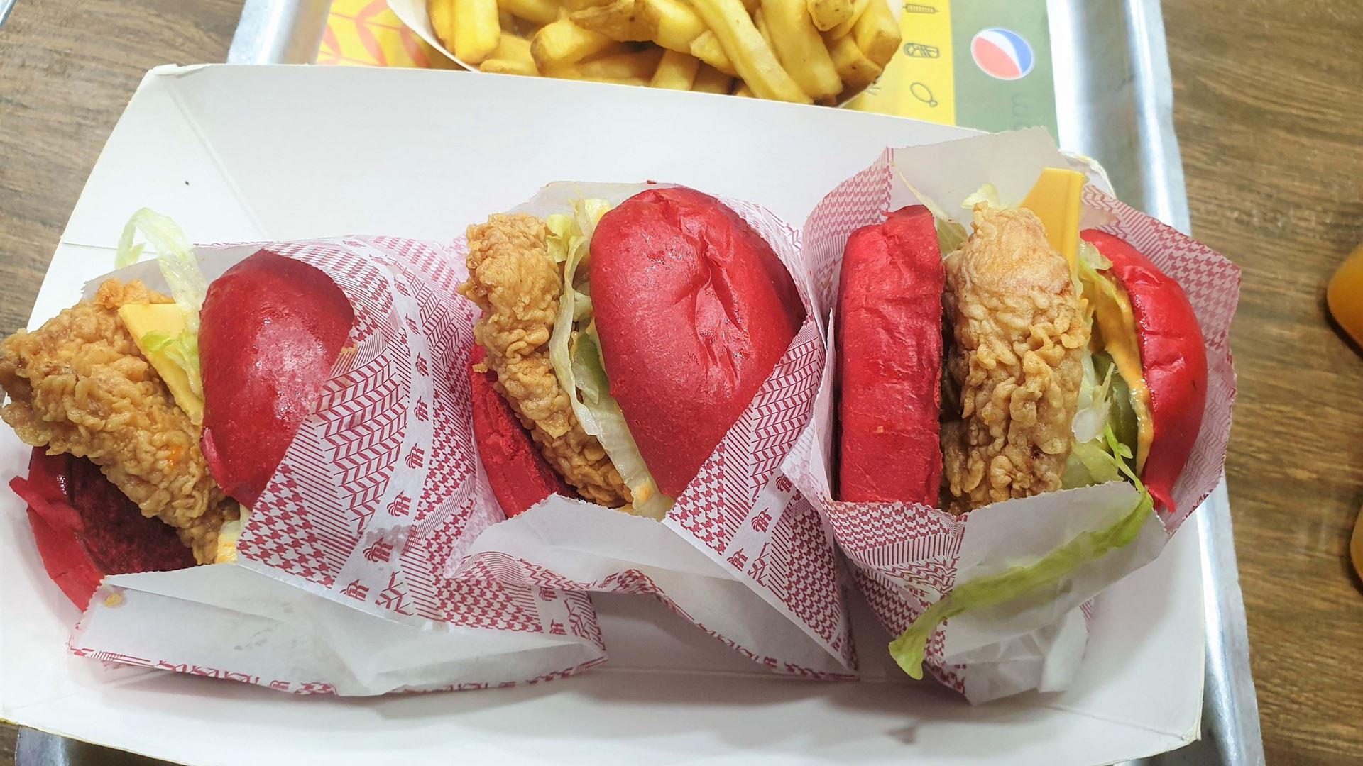 Dinner at Farooj Republic Chicken Restaurant in Kuwait | Daleeeel.com