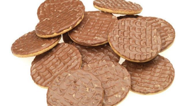 Cake Circles with Digestive Biscuits | Daleeeel.com