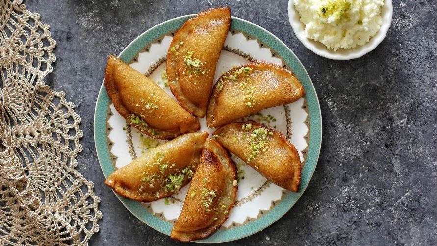 How to Prepare Qatayef Dough at Home | Daleeeel.com